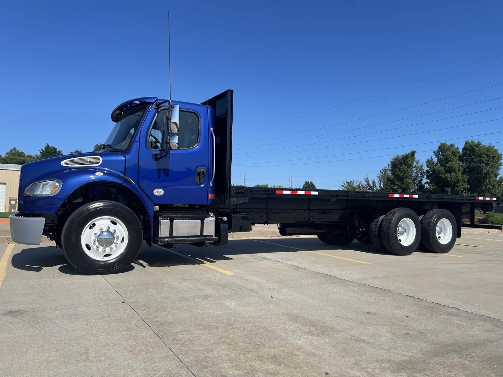 2019 Freightliner M2 106 Tandem Axle Flatbed Truck For Sale, 411,428 ...