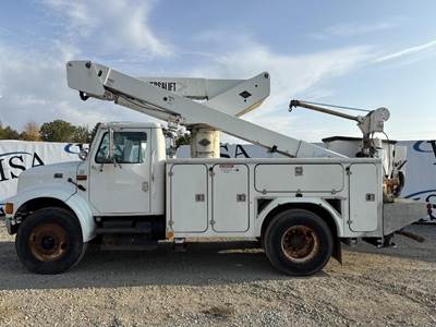 2002 Versalift VST5000T Boom / Bucket Truck For Sale, 58,101 Miles ...