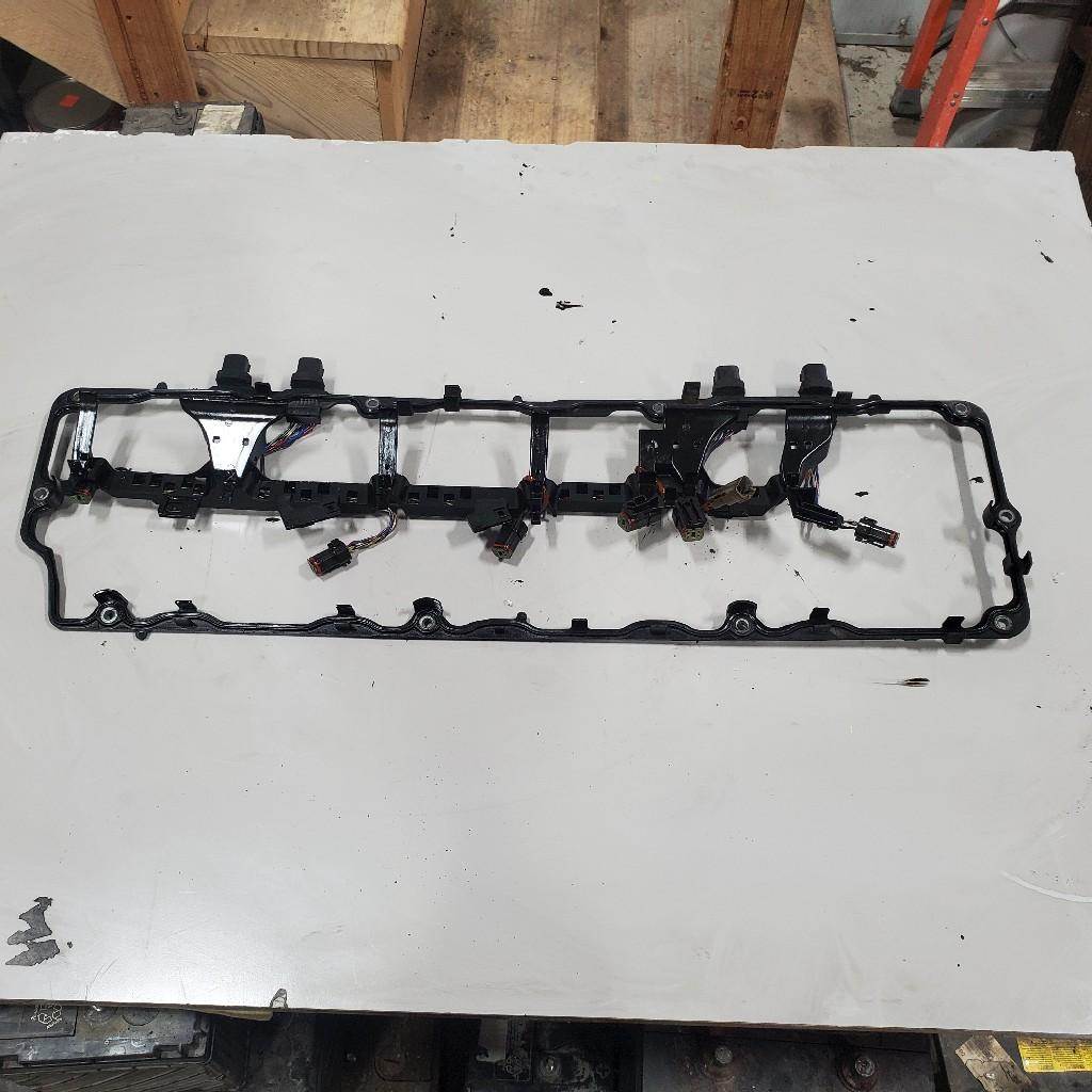 2014 International MaxxForce DT Fuel Injector for a Ic Corporation CE ...