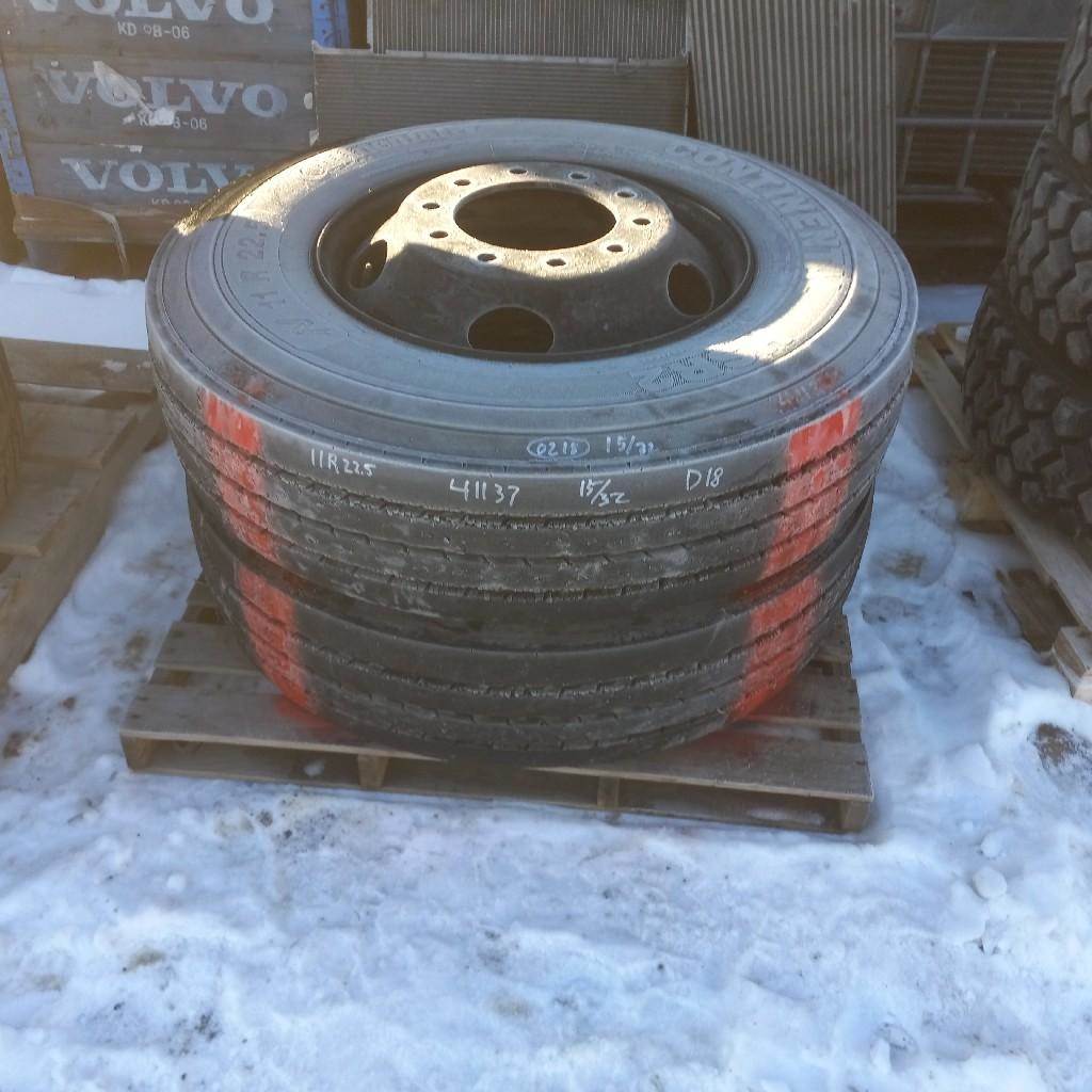 2009 HUB PILOT 11R22.5 Tire & Rim for a Freightliner C2 For Sale | Big ...