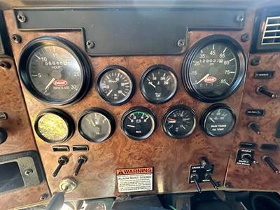 2005 Peterbilt 335 Dump Truck For Sale | Pittston, PA | RWV0RMWu809512 ...