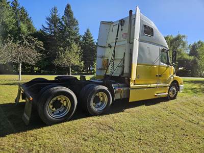 2000 Volvo VNL660 Sleeper Semi Truck For Sale | Cedarburg, WI ...