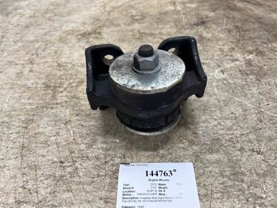 2015 Freightliner 01-26490-000 Engine Mount for a Freightliner M2 106 ...