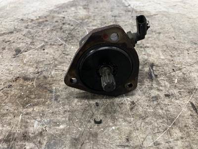 2004 Detroit 23535540 Fuel Injection Pump for a Freightliner CENTURY ...