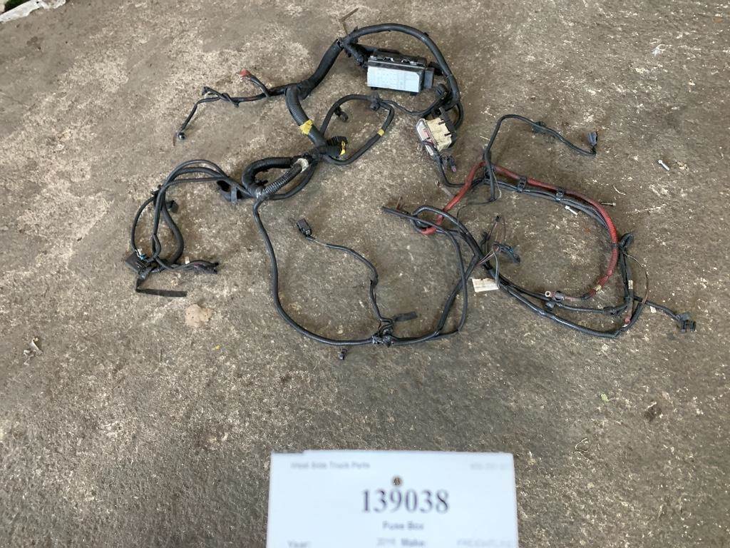 2016 Freightliner Cascadia 125 Fuse Box for a Freightliner CASCADIA ...