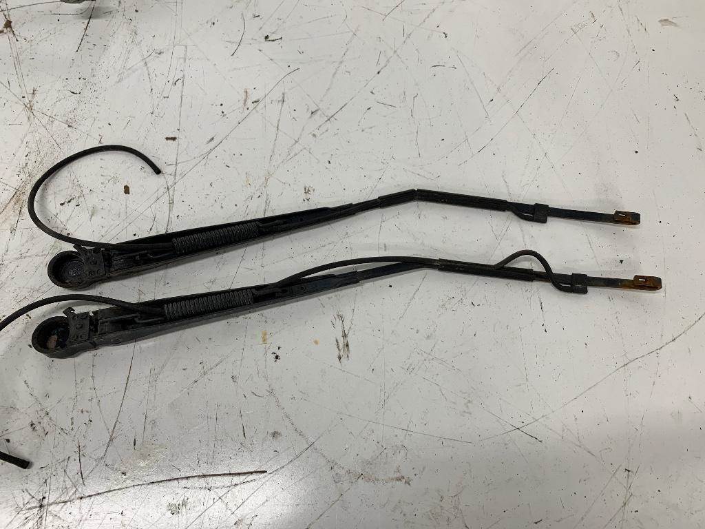 2007 Freightliner A22-51969-000 Windshield Wiper Arm for a Freightliner ...
