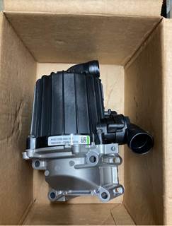 IN STOCK OEM Volvo Mack D13 Crankcase Ventilation OIL Separator ...