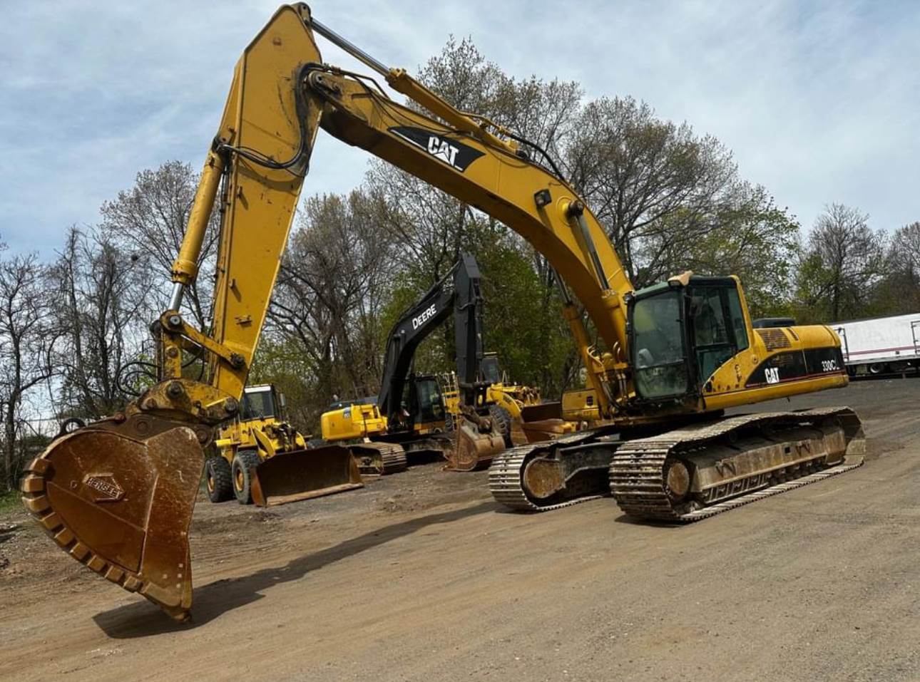 2005 Caterpillar 330CL Excavator For Sale, 8,400 Hours | Wayne, MI ...