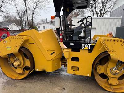 Caterpillar CB64 Smooth Drum Roller Compactor For Sale - Belleville, MI ...