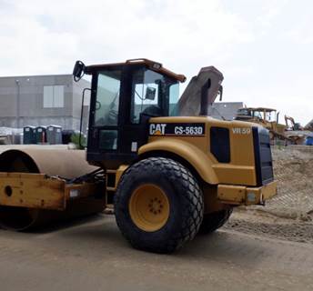 Caterpillar CS-563D Smooth Drum Roller Compactor For Sale, 3,000 Hours ...