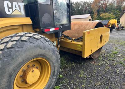 2011 Caterpillar CS74 Smooth Drum Roller Compactor For Sale - Wayne, MI ...