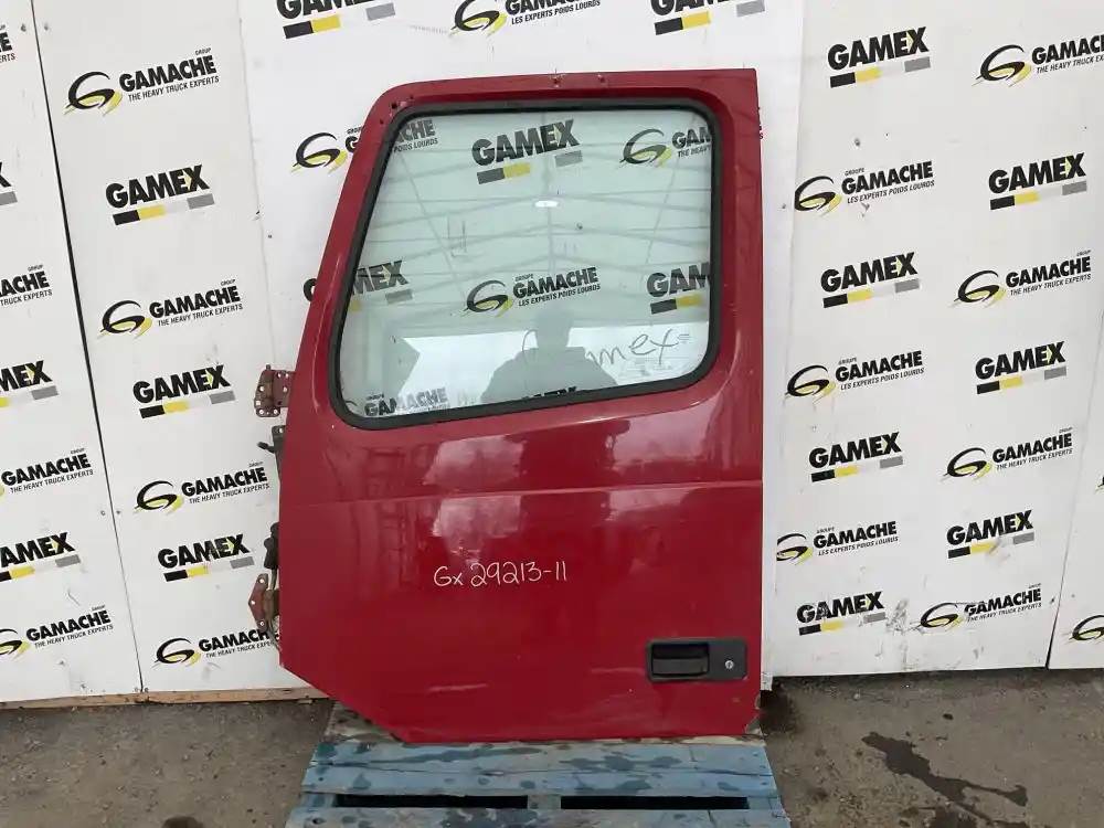 Volvo Door for a 2011 Volvo VNL300 For Sale | Île-Aux-Noix, QC, Canada ...