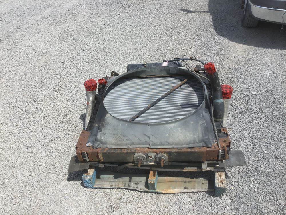 2005 Freightliner Classic Radiator For Sale | Île-Aux-Noix, QC, Canada ...