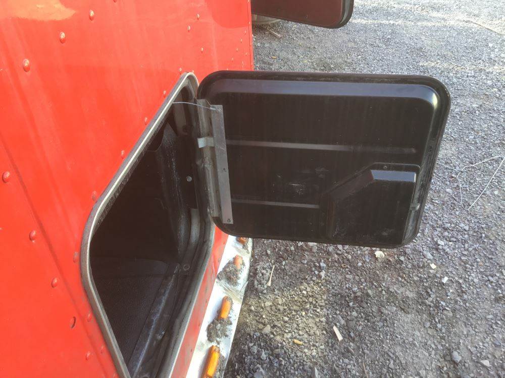 2003 Peterbilt 379 Sleeper Part For Sale | Île-Aux-Noix, QC, Canada ...