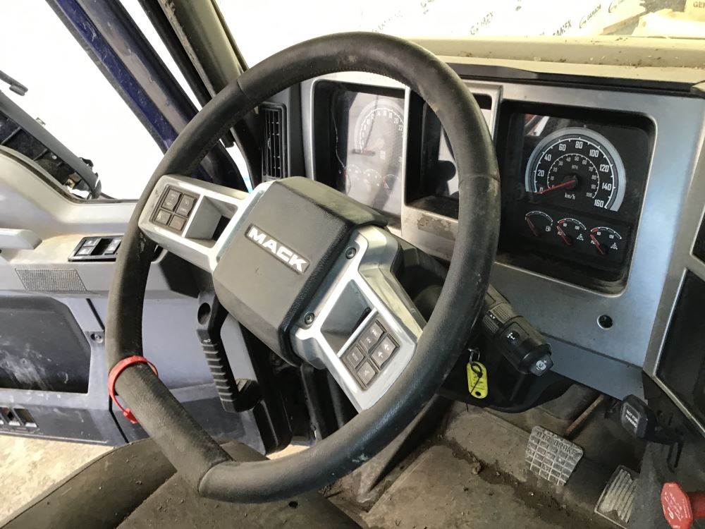 Mack Steering Wheel for a 2019 Mack GR64 For Sale | Île-Aux-Noix, QC ...