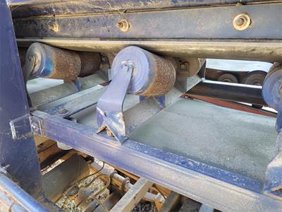 2003 CanAmerican SOIL KING XL19 Stone Slinger / Spreader Truck Body For ...