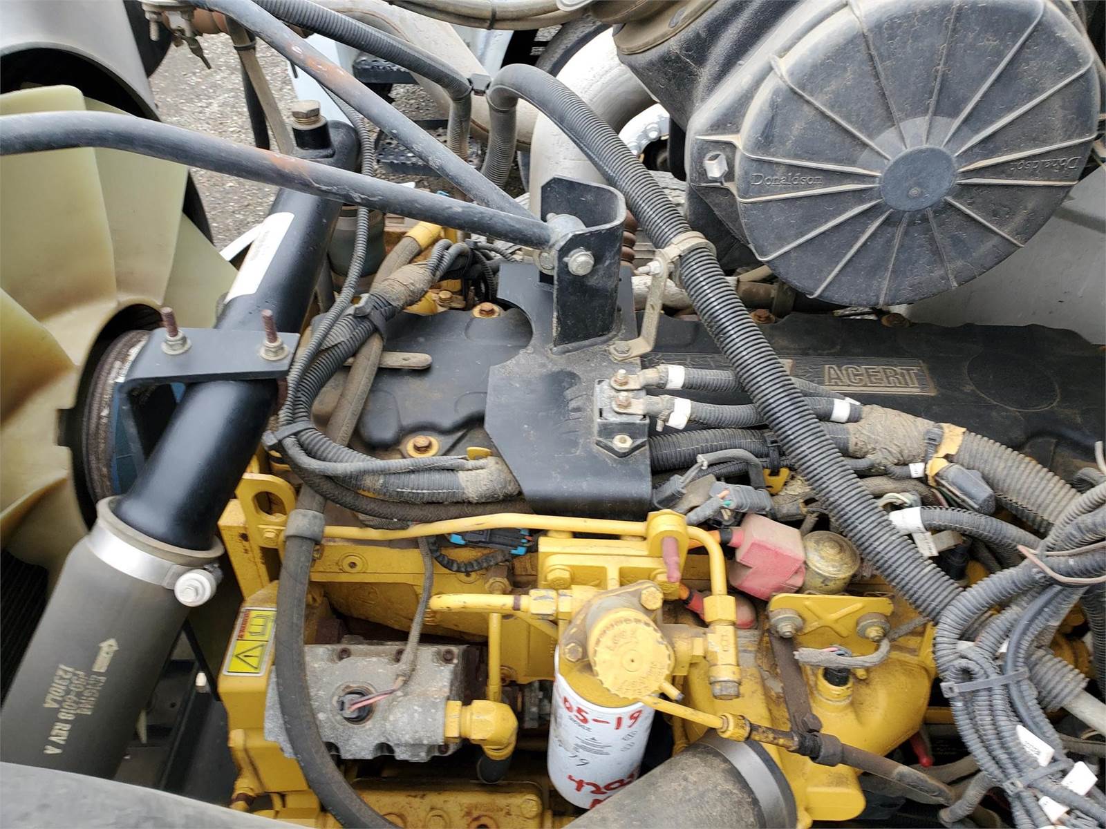 2005 Peterbilt 335 Single Axle Dump Truck - Caterpillar 275HP, 9 Speed ...