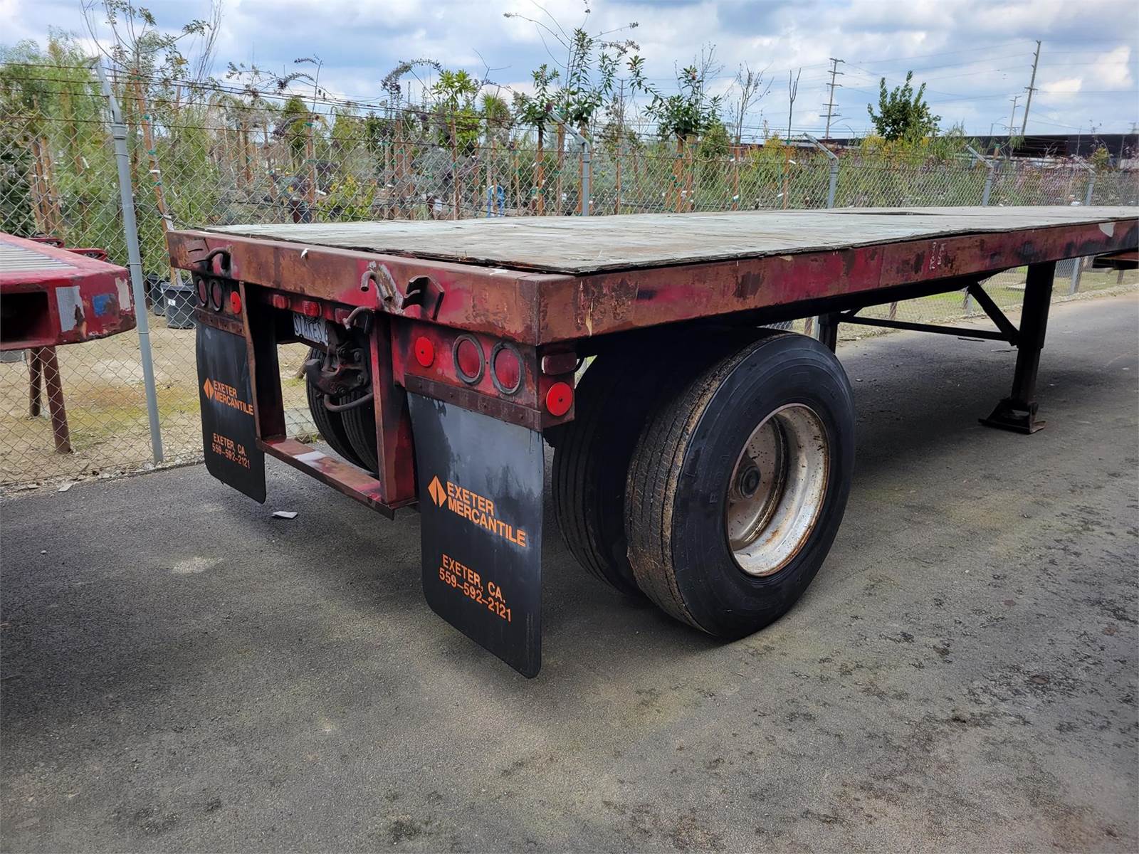 1976 Fruehauf 24 Ft Single Axle Steel Flatbed Trailer - Fixed Axle For ...