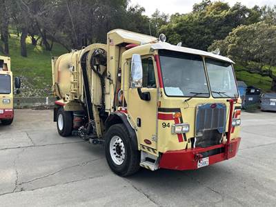 2014 Peterbilt 320 Single Axle Garbage Truck - Paccar, Automatic For ...