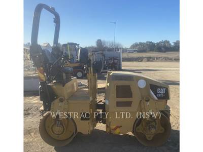 2011 Caterpillar CB22 Smooth Drum Roller Compactor For Sale, 1,040 ...
