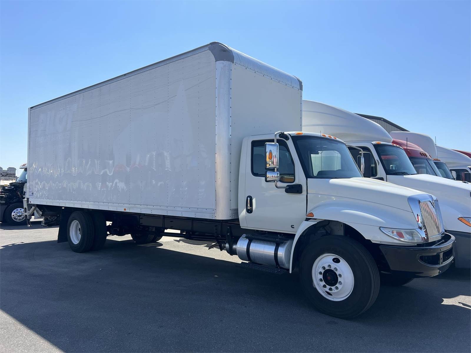 2020 International MV 26 ft Box Truck - 240HP, Automatic, Liftgate For ...
