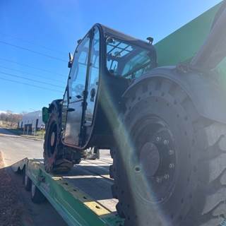2015 Genie GTH-1056 Telehandler - Aux. Hydraulics Side, Tilt Carriage ...