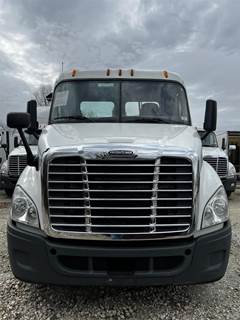 2014 Freightliner Cascadia 113 Day Cab Truck For Sale, 282,812 Miles ...