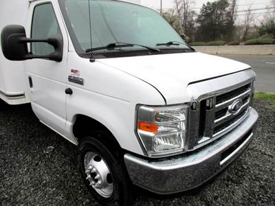 2016 Ford Econoline E350 , 16 FOOT BOX TRUCK ** FIBERGLASS BOX TRUCK ...