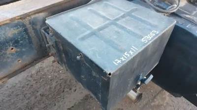 Ford Battery Box for a 1987 Ford LN-8000 For Sale | Ste-Julie, QC ...
