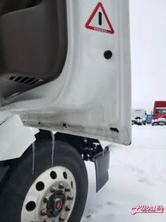 2014 Volvo VNL Right Door For Sale | Ste-Julie, QC, Canada | 99A2E57043 ...