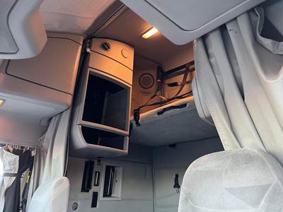 2012 Volvo VNL Sleeper Semi Truck For Sale, 890,000 Miles | Eagle, ID ...
