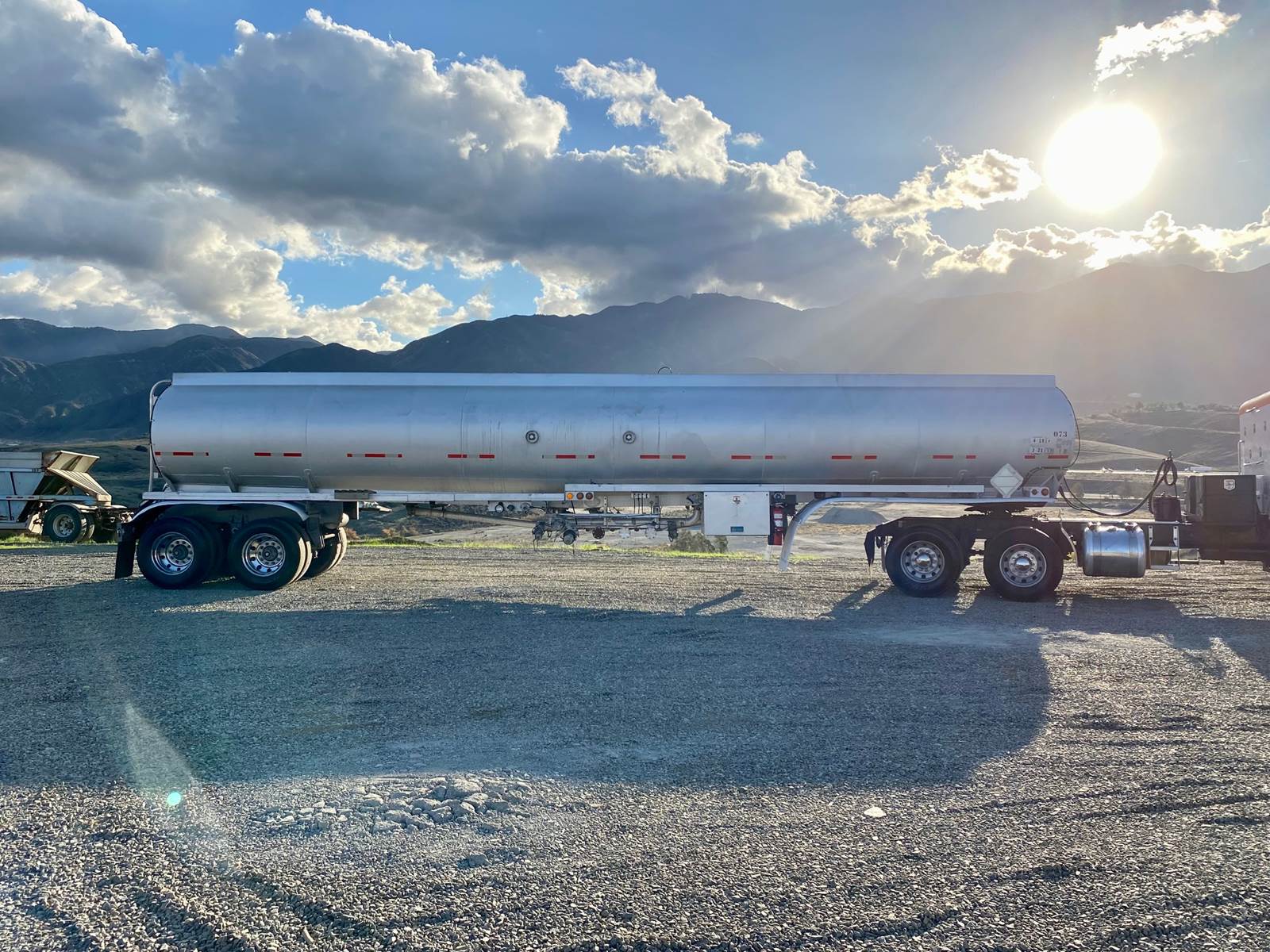 1985 Custom MC 306 / 9000 GAL/ 4 COMPARTMENT Tank Trailer For Sale ...