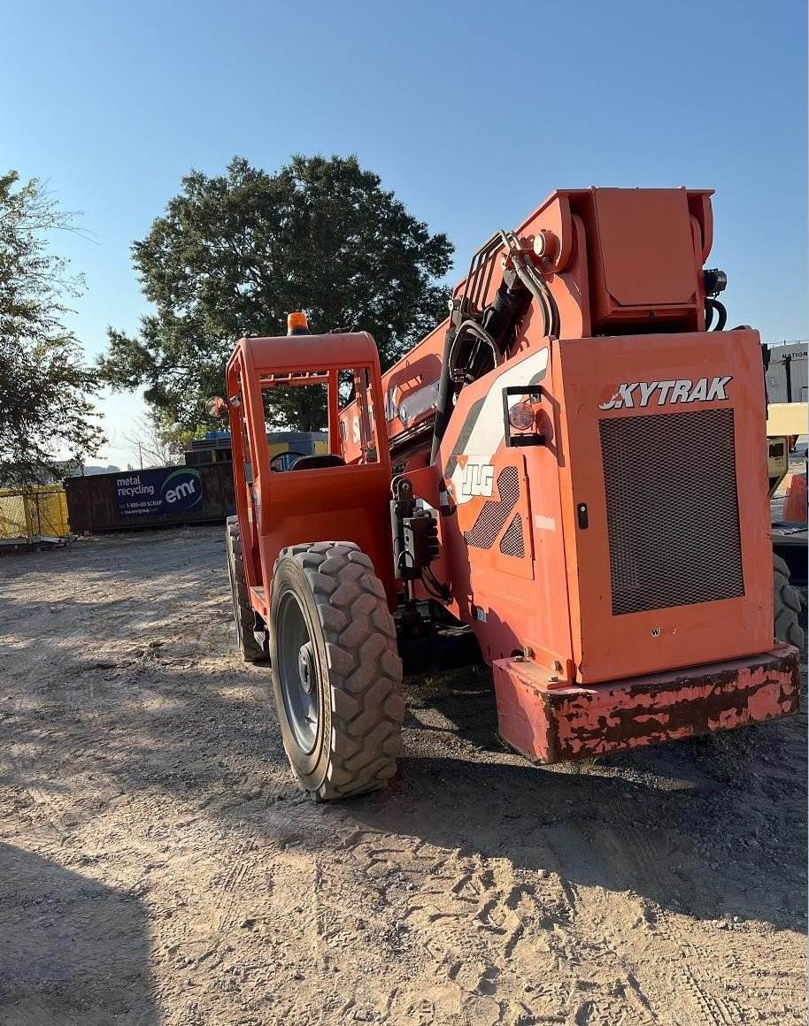 2015 SkyTrak 8042 Telehandler - 8000lb Capacity, 42ft Lift Height For ...