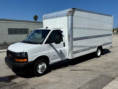 2021 GMC SAVANA G3500 CUTAWAY CUBE TRUCK, 16' BODY, WALK-UP RAMP, 94K ...