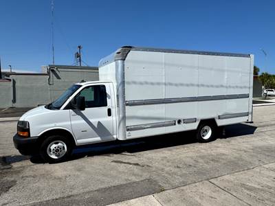 2021 GMC SAVANA G3500 CUTAWAY CUBE TRUCK, 16' BODY, WALK-UP RAMP, 94K ...
