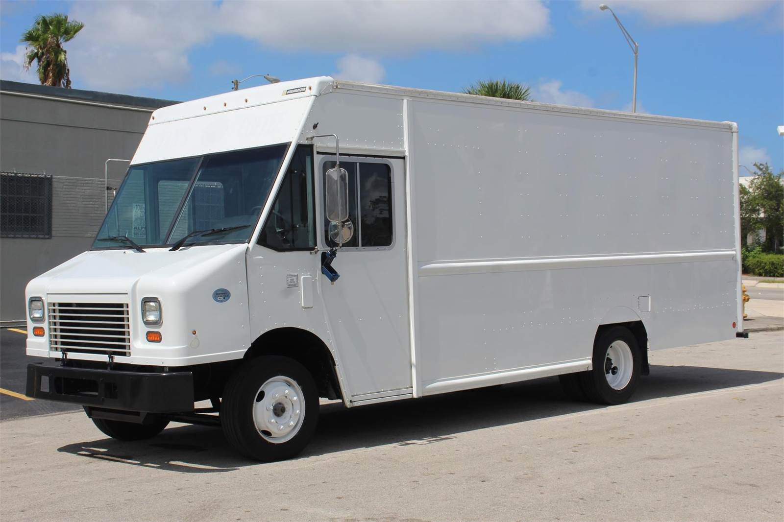 2015 Freightliner MT55 Single Axle Step Van - Cummins, 200HP, Automatic ...