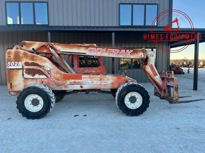 2000 SkyTrak 5028 Telehandler - 5000lb Capacity, 28ft Lift Height For ...