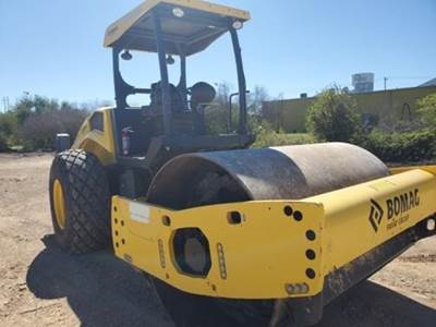 2016 BOMAG BW211D-50 Smooth Drum Roller Compactor For Sale, 1,940 Hours ...