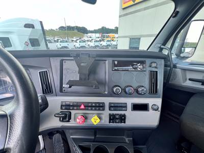 2021 Freightliner Cascadia 126 Day Cab Truck For Sale, 274,000 Miles ...