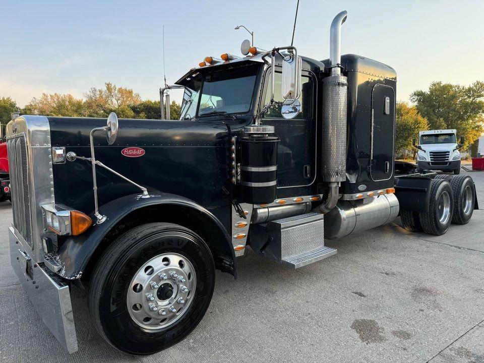 2007 Peterbilt 379EXHD Sleeper Semi Truck - 48" Flat Top Sleeper ...