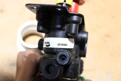 2021 Bendix 5018303 Air Valve For Sale | Mineral, VA | 5018303 ...