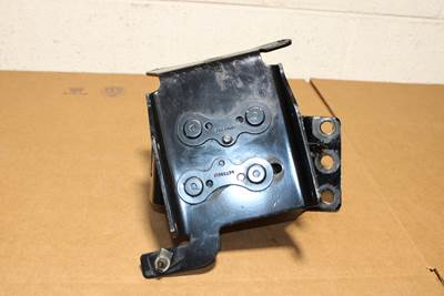 Volvo VNL Front Bumper Bracket For Sale | Mineral, VA | 84756807 ...