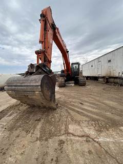 Excavators for Sale: Large and Mid-Size | MyLittleSalesman.com