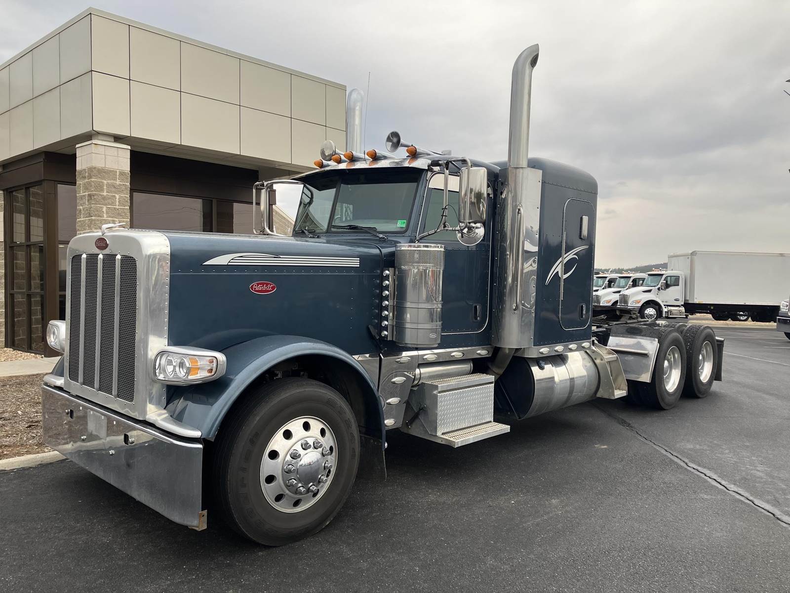 2022 Peterbilt 389 Sleeper Semi Truck - Flat Top Sleeper, Cummins 525HP ...
