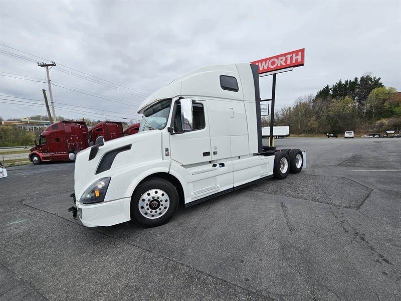 2017 Volvo VNL64T670 Sleeper Semi Truck - 61" Raised Roof Sleeper, D13 ...