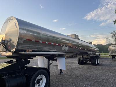 1990 Brenner U2208 6000 GALLON SR CHEMICAL TRAILER HOT PRODUCT Chemical ...