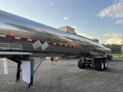 1990 Brenner U2208 6000 GALLON SR CHEMICAL TRAILER HOT PRODUCT Chemical ...
