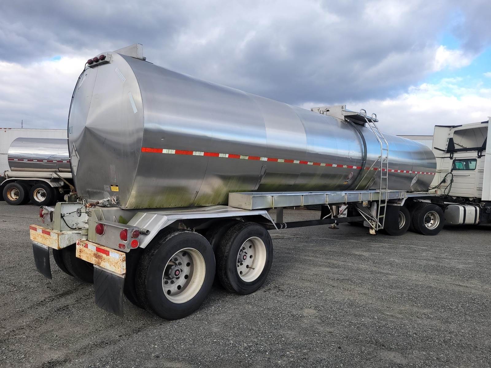 1980 Fruehauf 6900 GAL SR DOT 307 U2111 Chemical / Acid Tank Trailer For Sale | Charlotte, NC ...