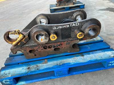 2012 Gjerstad S70 - 323E Coupler For Sale | Venlo, Netherlands | 906074 ...