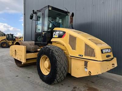 2010 Caterpillar CS64 Smooth Drum Roller Compactor For Sale, 2,304 ...